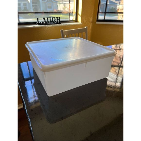 Tupperware | Kitchen | Vintage Large Tupperware Square Container 25in ...